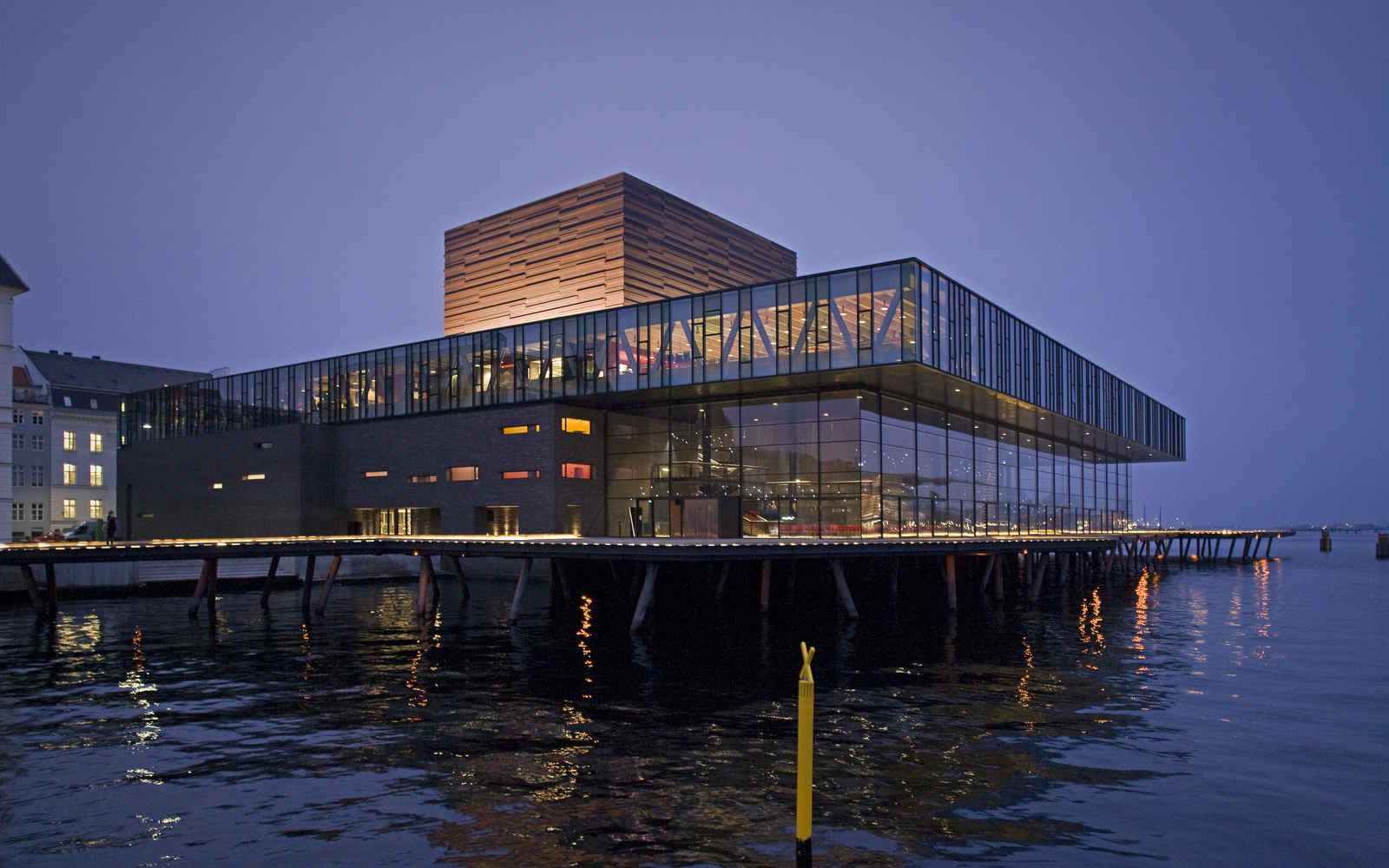 Rundvisning i Skuespilhuset på dansk | DET KGL. TEATER